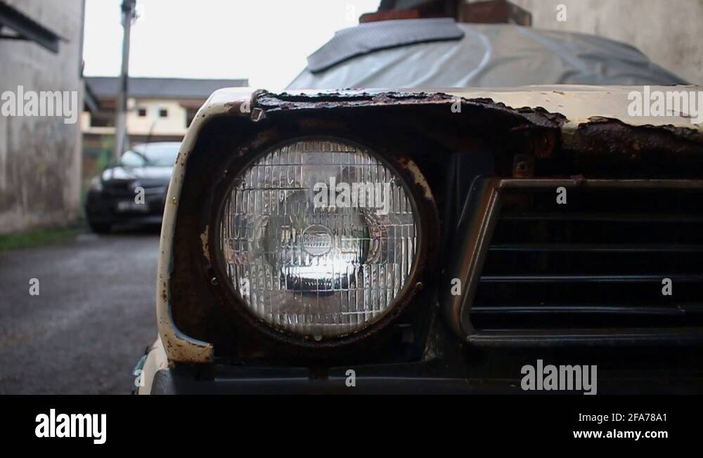 Road side lamp Stock Videos & Footage - HD and 4K Video Clips - Alamy