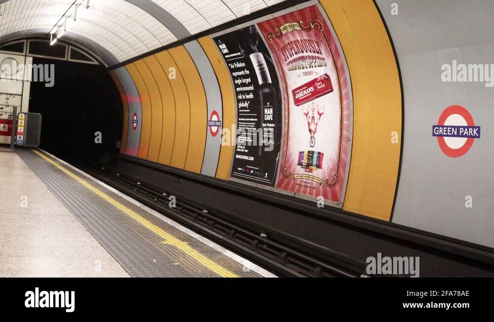 London victoria train platform Stock Videos & Footage - HD and 4K Video ...