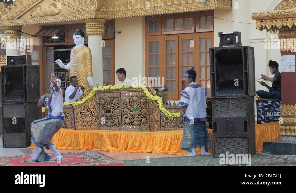 Traditional burmese dancers Stock Videos & Footage - HD and 4K Video ...