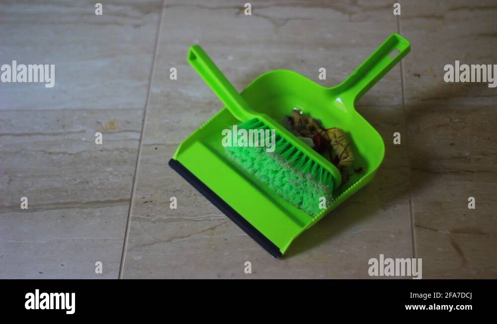 Trashes Stock Videos & Footage - HD and 4K Video Clips - Alamy