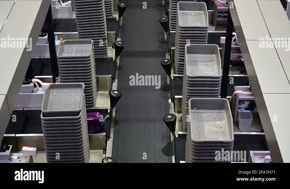 Handling check in Stock Videos & Footage - HD and 4K Video Clips - Alamy