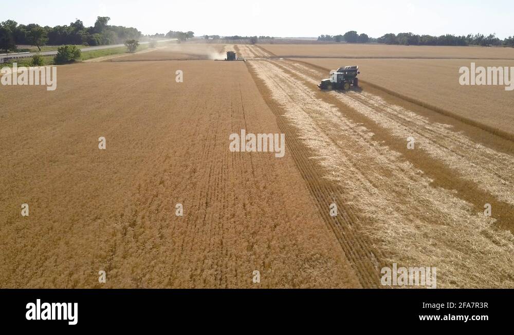 John deere tractor grain cart Stock Videos & Footage - HD and 4K Video ...