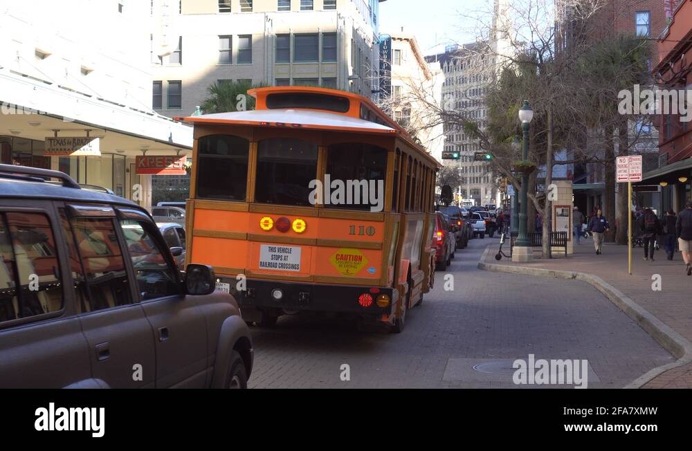 Traditional bus Stock Videos & Footage - HD and 4K Video Clips - Alamy