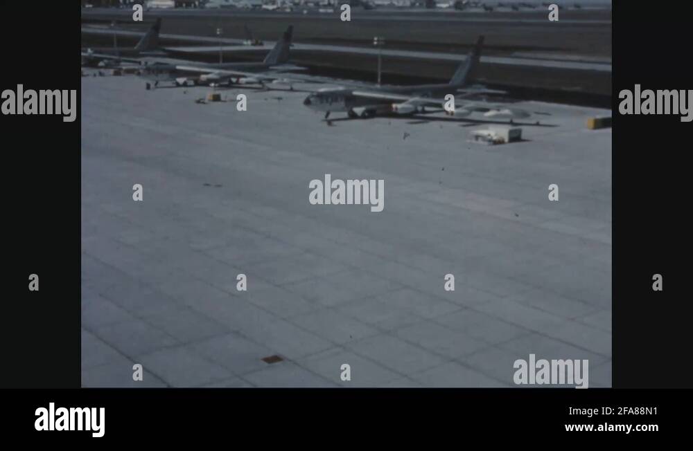 Boeing flight line Stock Videos & Footage - HD and 4K Video Clips - Alamy