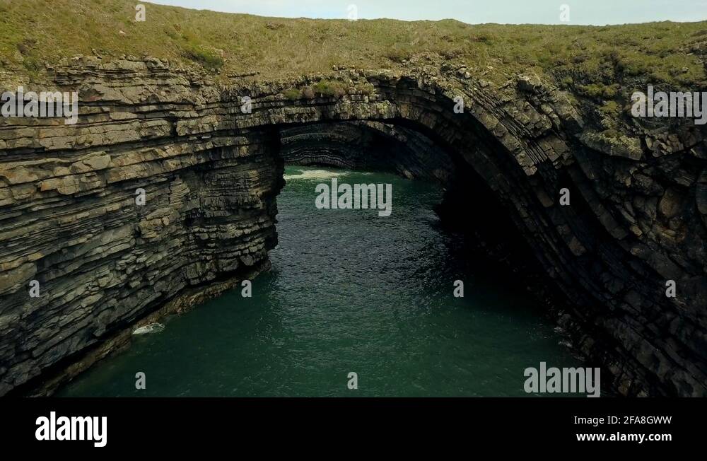Stunning Up Close Look at the Bridges of Ross, A Natural Bridge by the ...