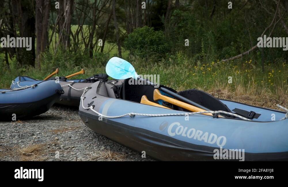 Native canoes Stock Videos & Footage - HD and 4K Video Clips - Alamy