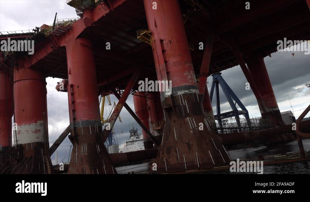 Far rig Stock Videos & Footage - HD and 4K Video Clips - Alamy