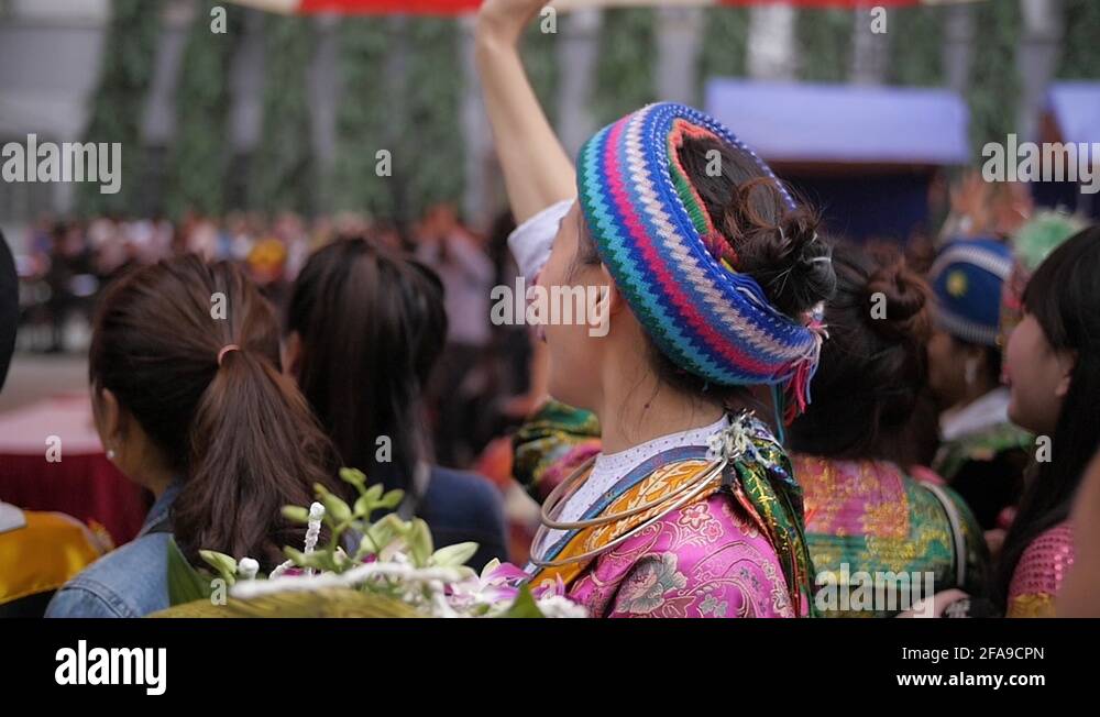 Hmong costumes Stock Videos & Footage - HD and 4K Video Clips - Alamy