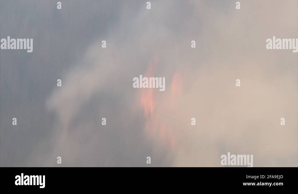 Sikorsky UH-60 Black Hawk drop water on Lodgepole Complex Fire - 2014 ...