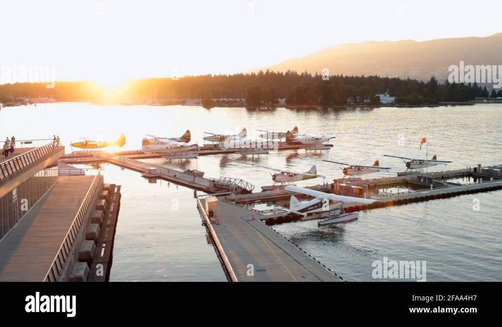 Vancouver, BC, Canada - CIRCA JUNE, 2018 - Seaplane terminal, Harbour5 ...