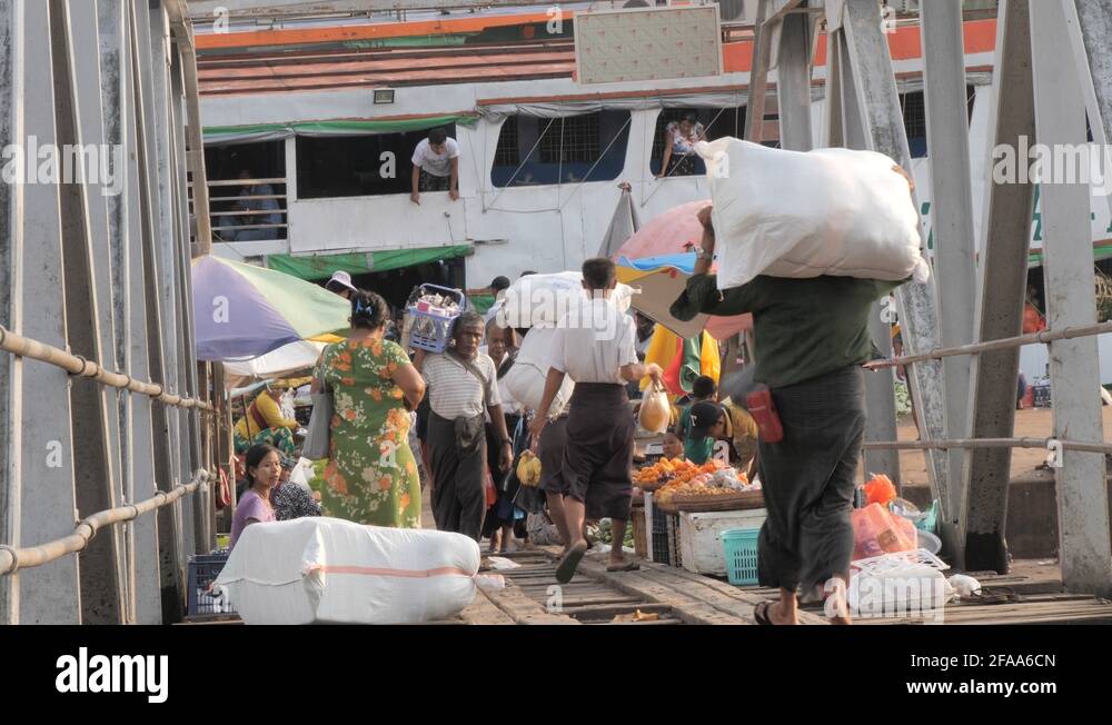 Ferry loading ramp Stock Videos & Footage - HD and 4K Video Clips - Alamy
