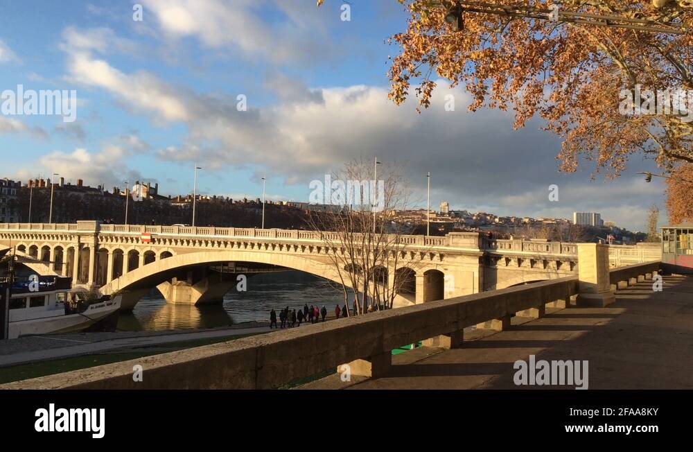 Tilt horizontal Stock Videos & Footage - HD and 4K Video Clips - Alamy