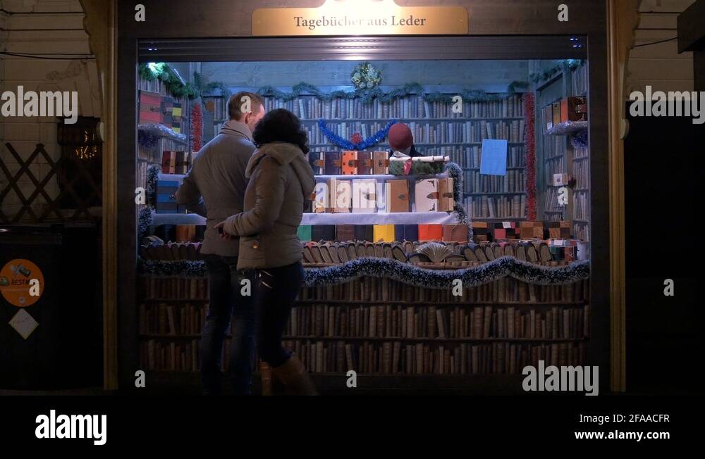 Market stall covers Stock Videos & Footage - HD and 4K Video Clips - Alamy