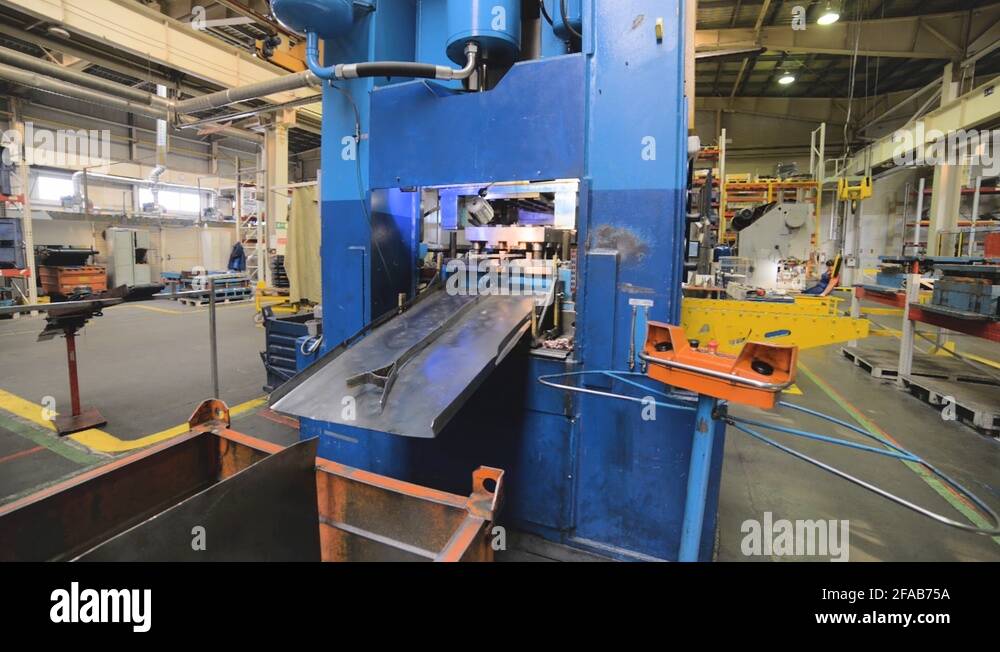 Hydraulic notcher Stock Videos & Footage - HD and 4K Video Clips - Alamy