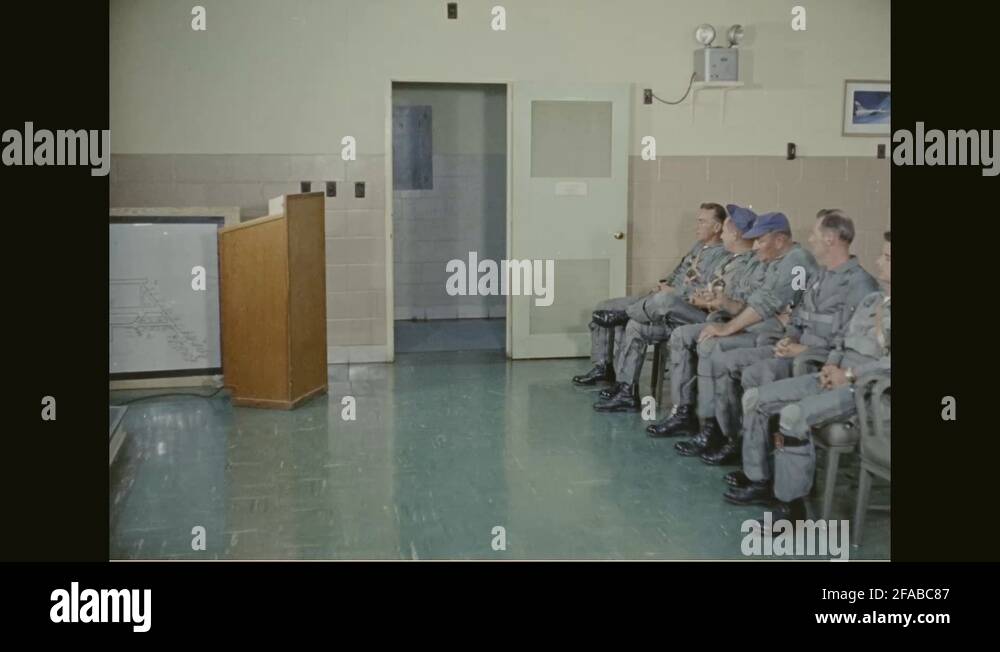 Explanation session Stock Videos & Footage - HD and 4K Video Clips - Alamy