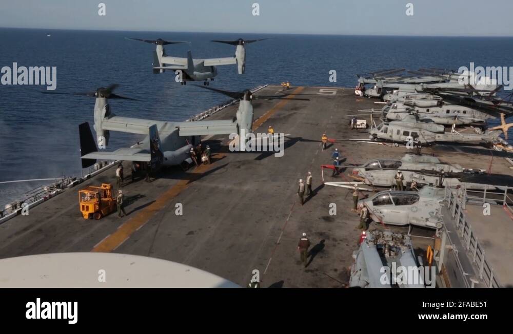Boeing flight deck Stock Videos & Footage - HD and 4K Video Clips - Alamy