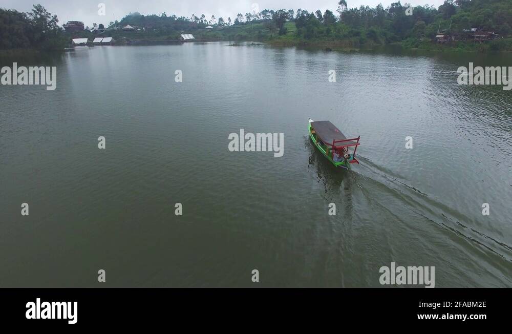 Chasing boat Stock Videos & Footage - HD and 4K Video Clips - Alamy