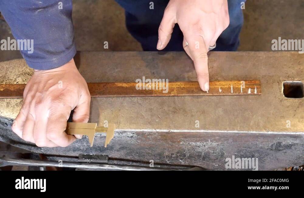 Using calipers Stock Videos & Footage - HD and 4K Video Clips - Alamy