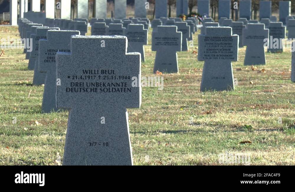 Ww2 war graves Stock Videos & Footage - HD and 4K Video Clips - Alamy