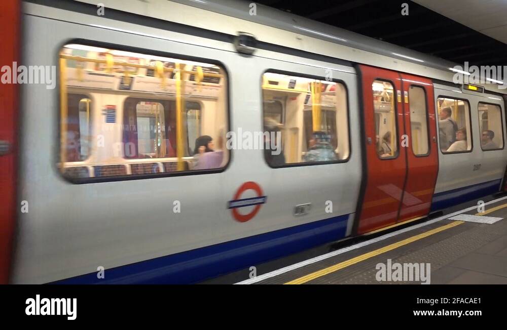Full tube train Stock Videos & Footage - HD and 4K Video Clips - Alamy