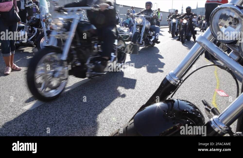 Harley davidson fans Stock Videos & Footage - HD and 4K Video Clips - Alamy