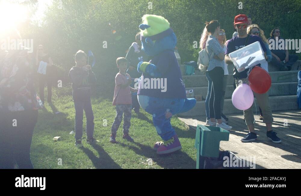 Leg mascot Stock Videos & Footage - HD and 4K Video Clips - Alamy