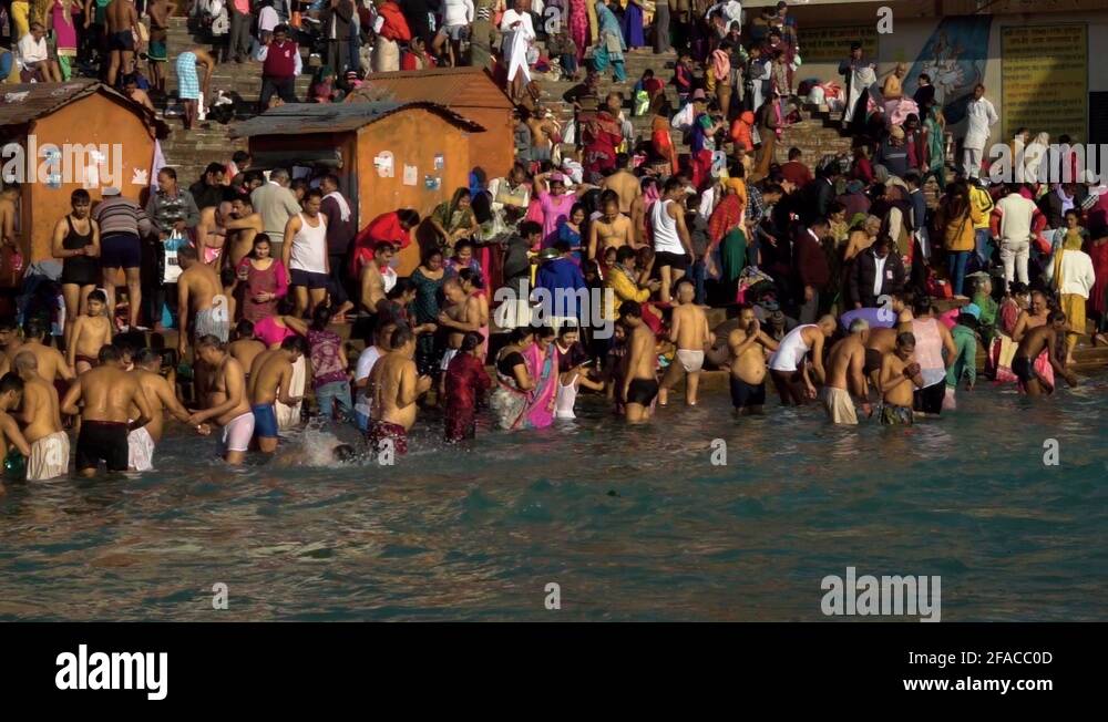 Crowd bath Stock Videos & Footage - HD and 4K Video Clips - Alamy