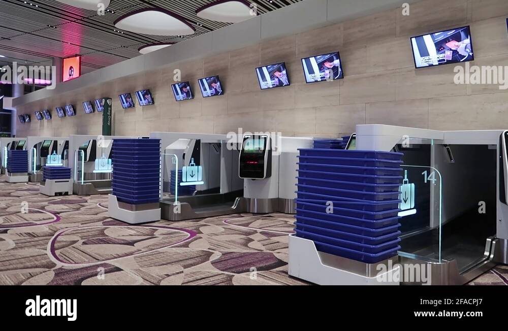 Baggage drop Stock Videos & Footage - HD and 4K Video Clips - Alamy