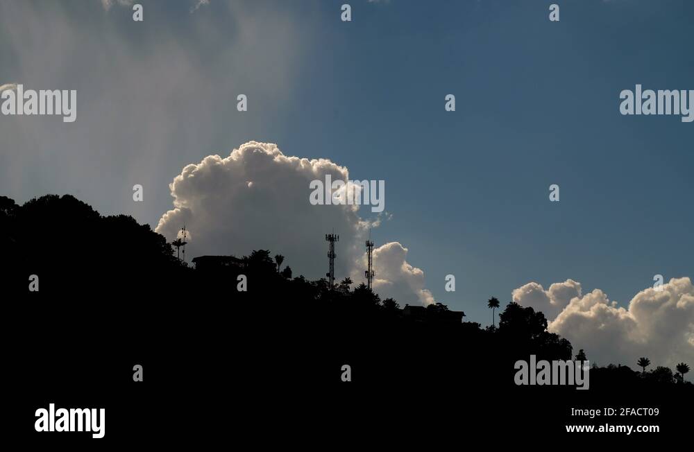 Exploding cell Stock Videos & Footage - HD and 4K Video Clips - Alamy