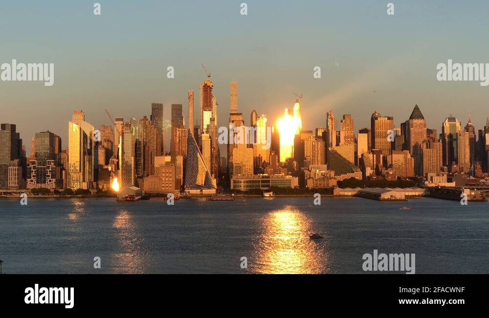 Light beam buildings Stock Videos & Footage - HD and 4K Video Clips - Alamy