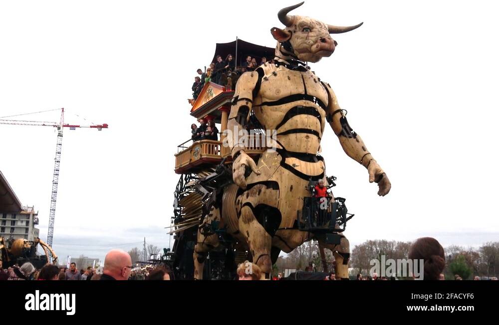 Giant minotaur Stock Videos & Footage - HD and 4K Video Clips - Alamy
