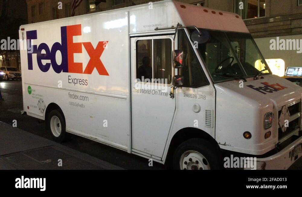 Fedex express truck Stock Videos & Footage - HD and 4K Video Clips - Alamy
