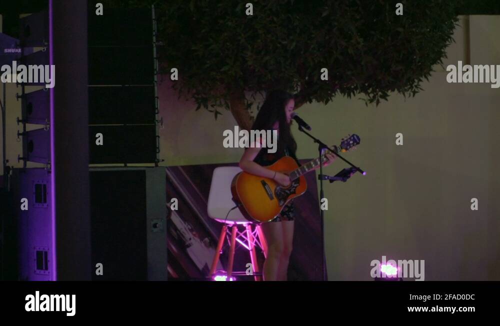 Lady singing stage Stock Videos & Footage - HD and 4K Video Clips - Alamy