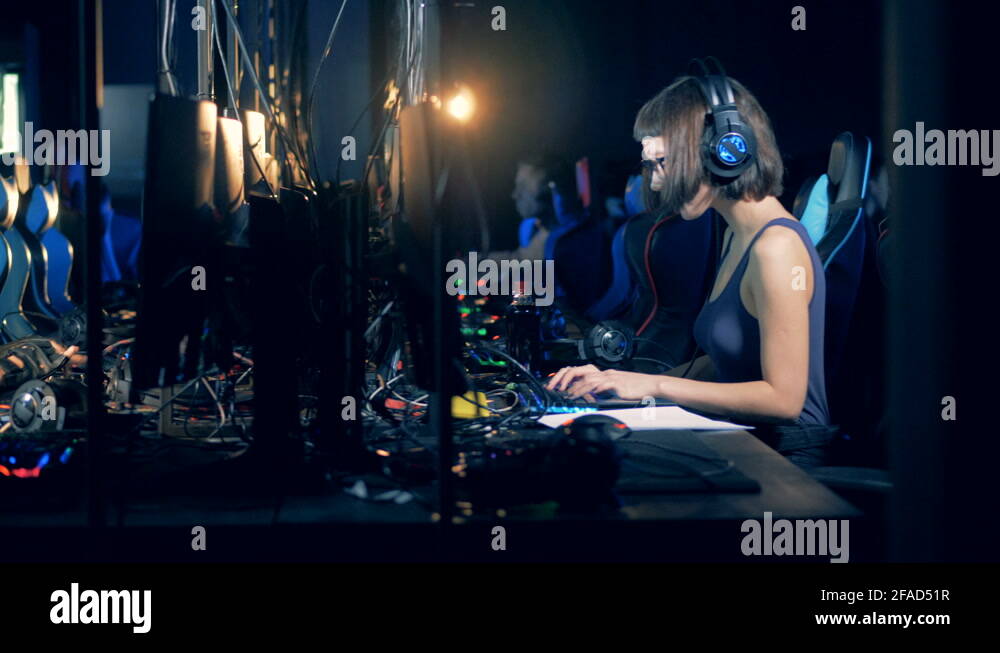 Information page Stock Videos & Footage - HD and 4K Video Clips - Alamy