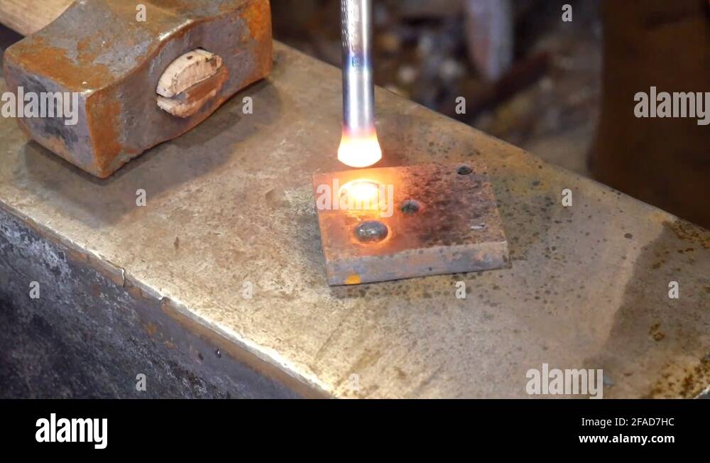 Rivet block Stock Videos & Footage - HD and 4K Video Clips - Alamy