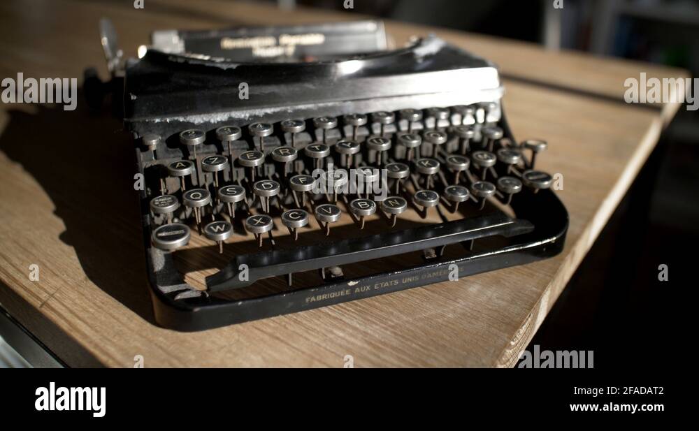 Typewriter table Stock Videos & Footage - HD and 4K Video Clips - Alamy