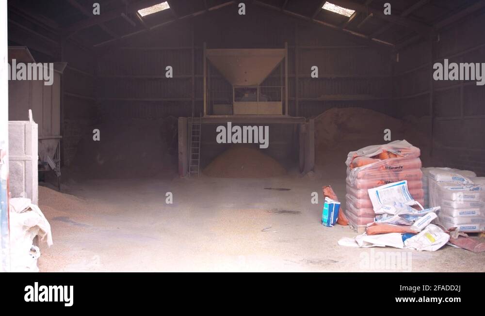 Farmbarn Stock Videos & Footage - HD and 4K Video Clips - Alamy