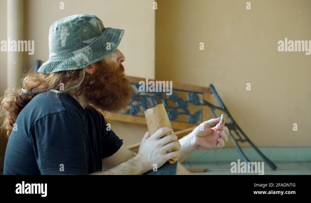 Talking with homeless Stock Videos & Footage - HD and 4K Video Clips ...