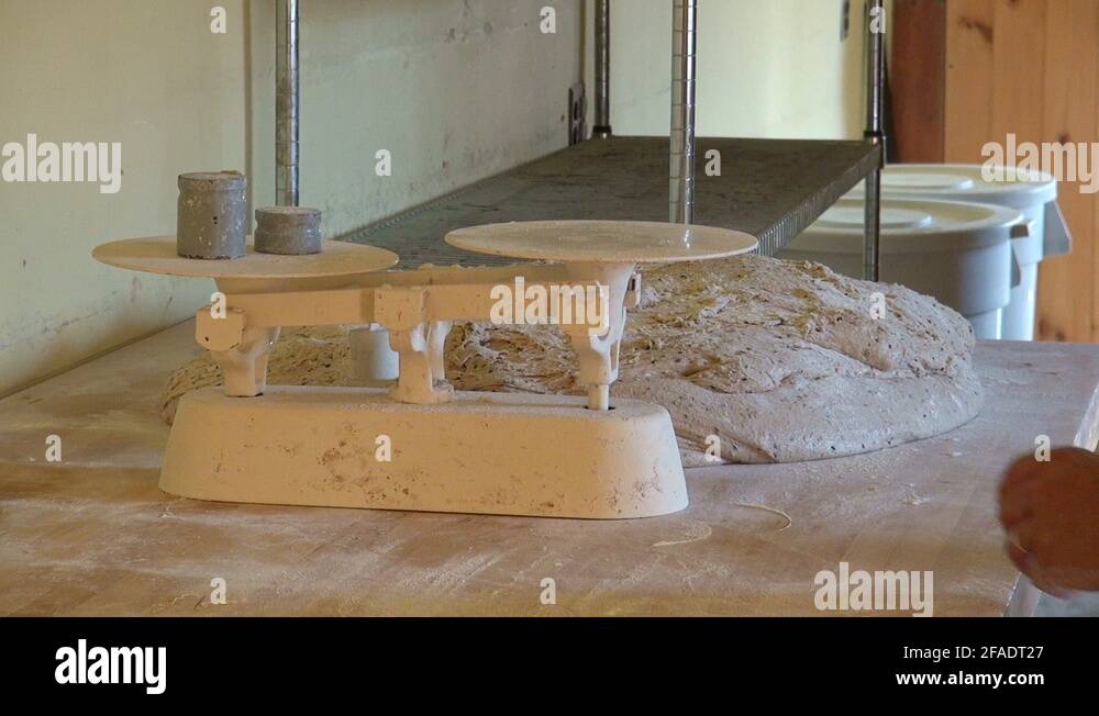 Retro cut out Stock Videos & Footage - HD and 4K Video Clips - Alamy