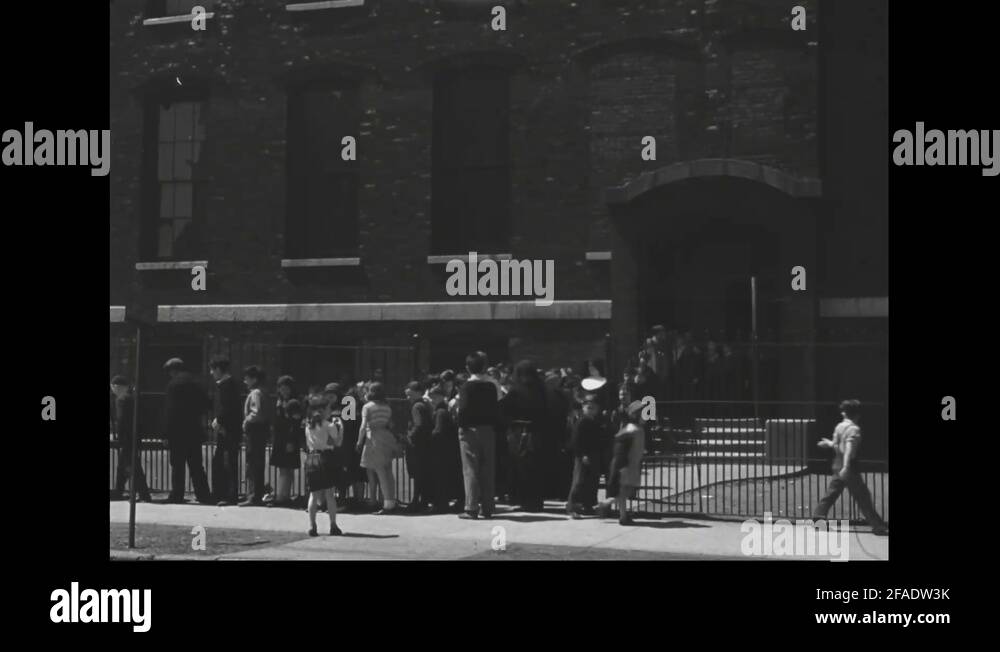 Students queue Stock Videos & Footage - HD and 4K Video Clips - Alamy