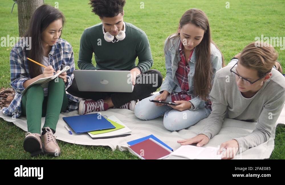 Wifi campus Stock Videos & Footage - HD and 4K Video Clips - Alamy