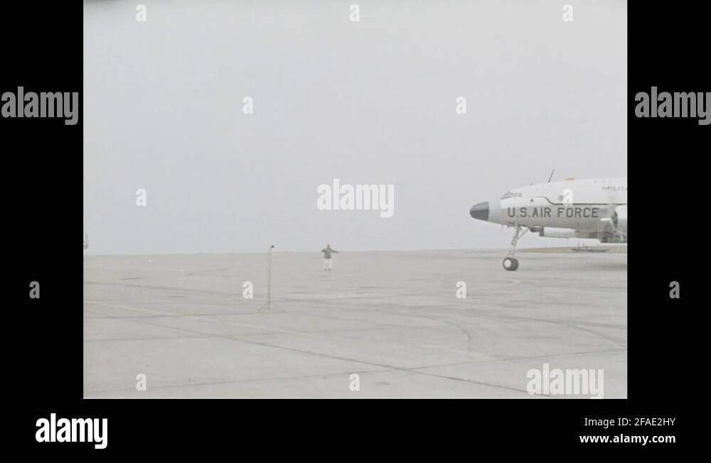 Boarding ramp plane Stock Videos & Footage - HD and 4K Video Clips - Alamy