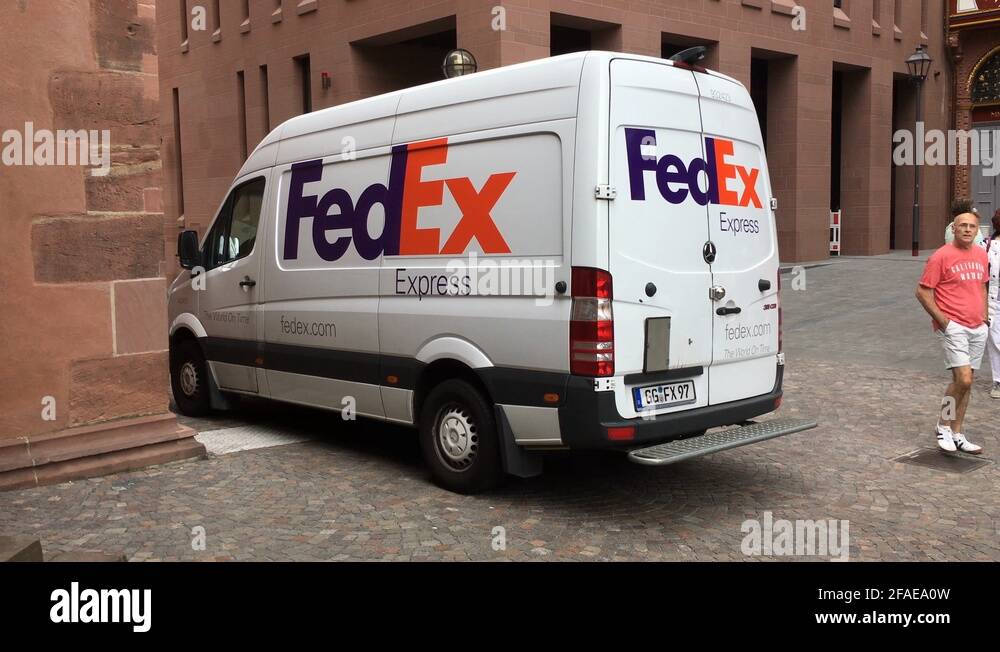 Fedex express delivery service Stock Videos & Footage - HD and 4K Video ...
