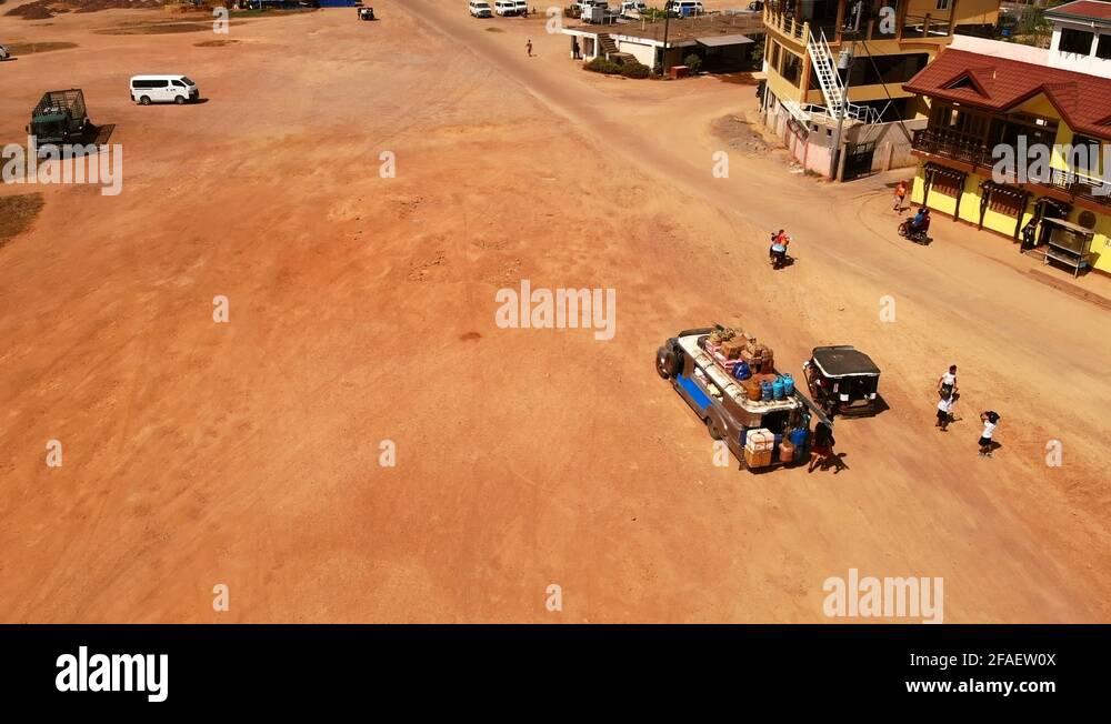 Bus unloading Stock Videos & Footage - HD and 4K Video Clips - Alamy