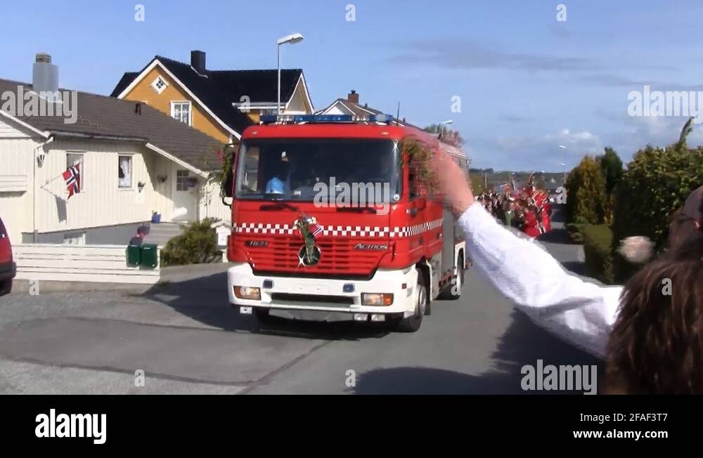 17 flags Stock Videos & Footage - HD and 4K Video Clips - Alamy