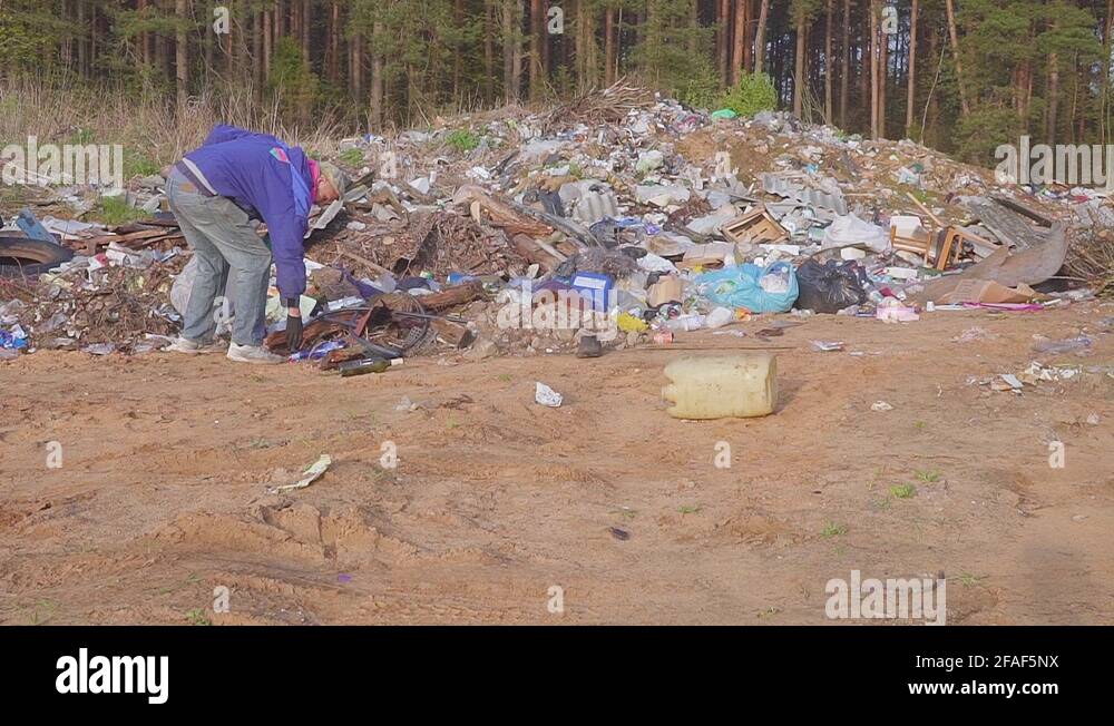 Homeless Items Stock Videos Footage Hd And 4k Video Clips Alamy