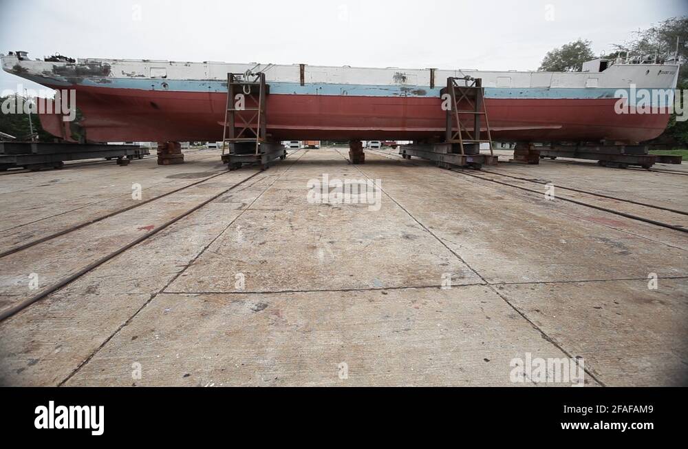 Giant boat Stock Videos & Footage - HD and 4K Video Clips - Alamy