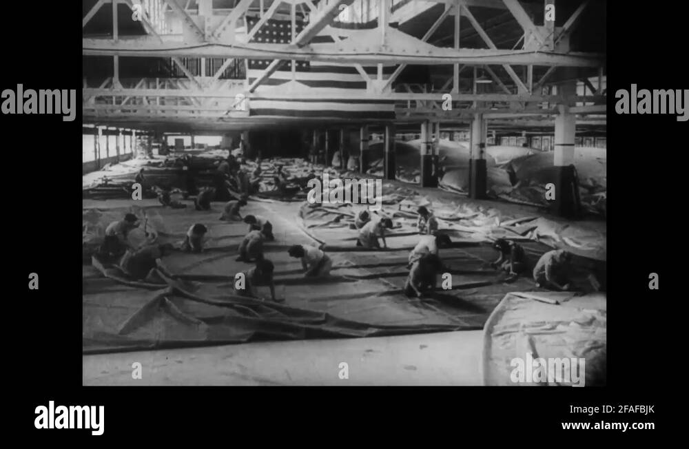 Dirigibles Stock Videos & Footage - HD and 4K Video Clips - Alamy