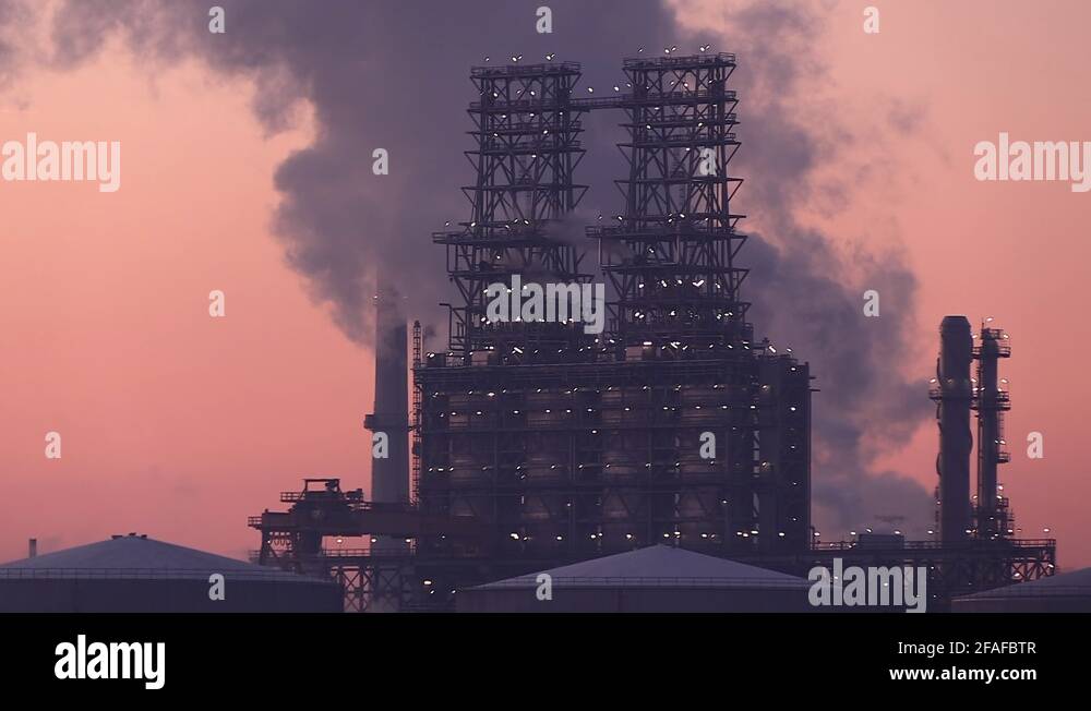 Steam port crane Stock Videos & Footage - HD and 4K Video Clips - Alamy