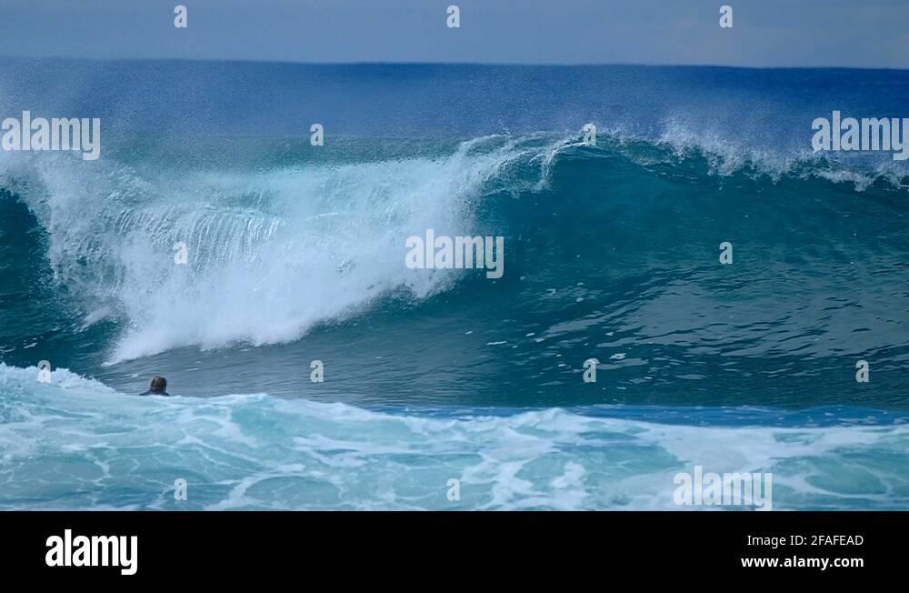 Pipeline wave Stock Videos & Footage - HD and 4K Video Clips - Alamy